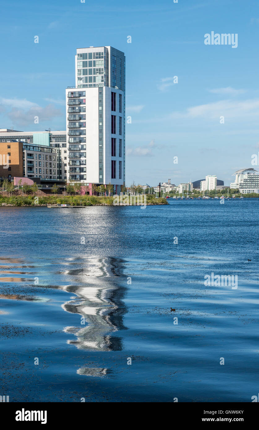 Modern apartments cardiff hi-res stock photography and images - Alamy