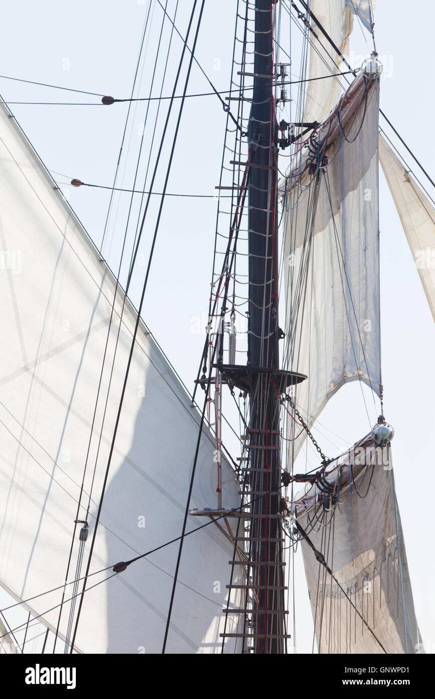 Barquentine yacht sails and rigging background Stock Photo - Alamy