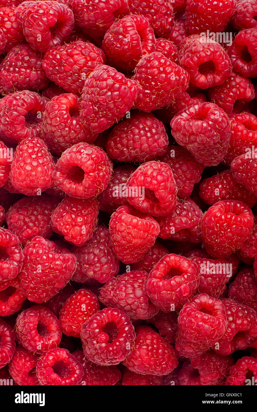 Ripe rasberry fruit horizontal close up background Stock Photo - Alamy