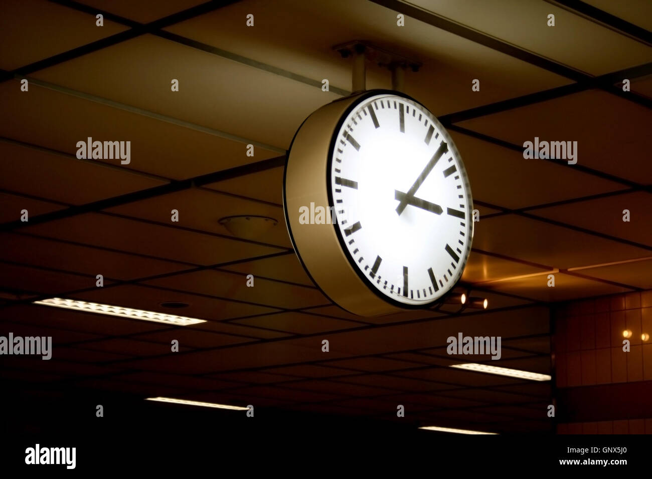 Public clock In a railway station Stock Photo - Alamy