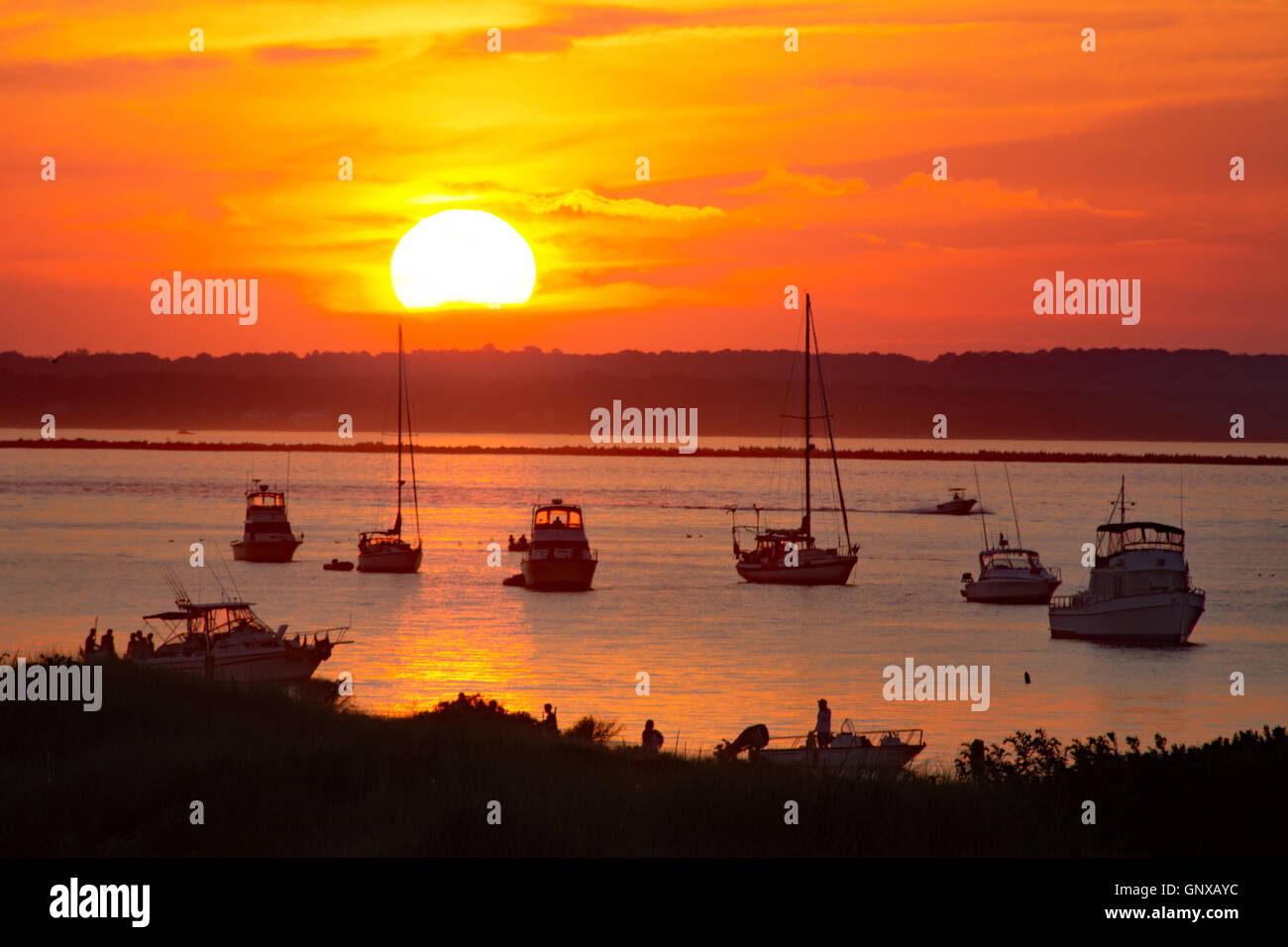 Ocean with boats hi-res stock photography and images - Alamy