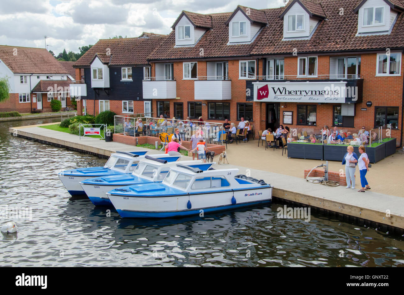 Wroxham, Norfolk Broads, UK. 1st September, 2016.Tourists and holiday ...