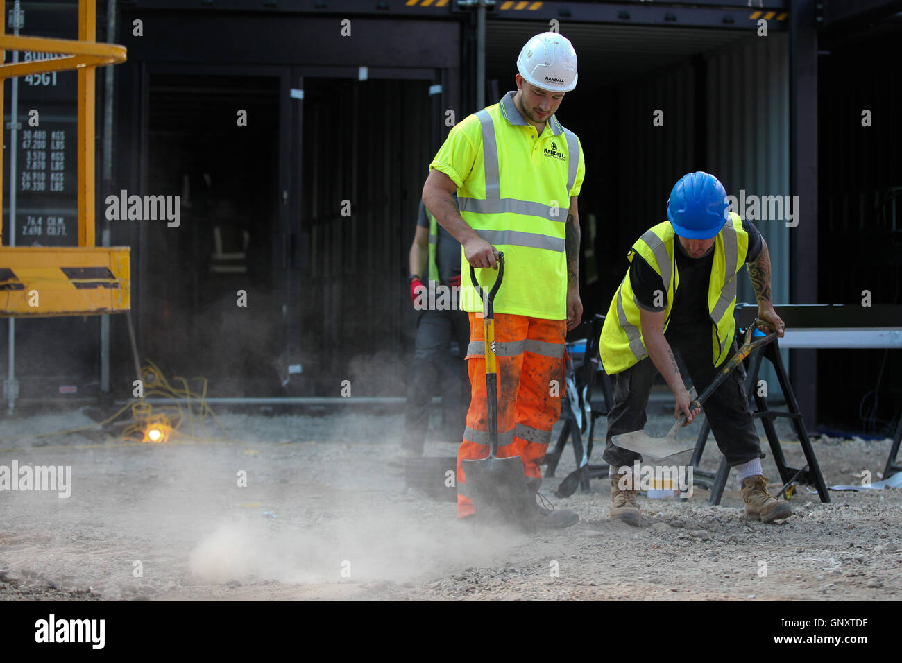 Boxpark Croydon London UK 1st September 2016 Workers In Boxpark boxpark-croydon-london-uk-1st-september-2016-workers-in-boxpark
