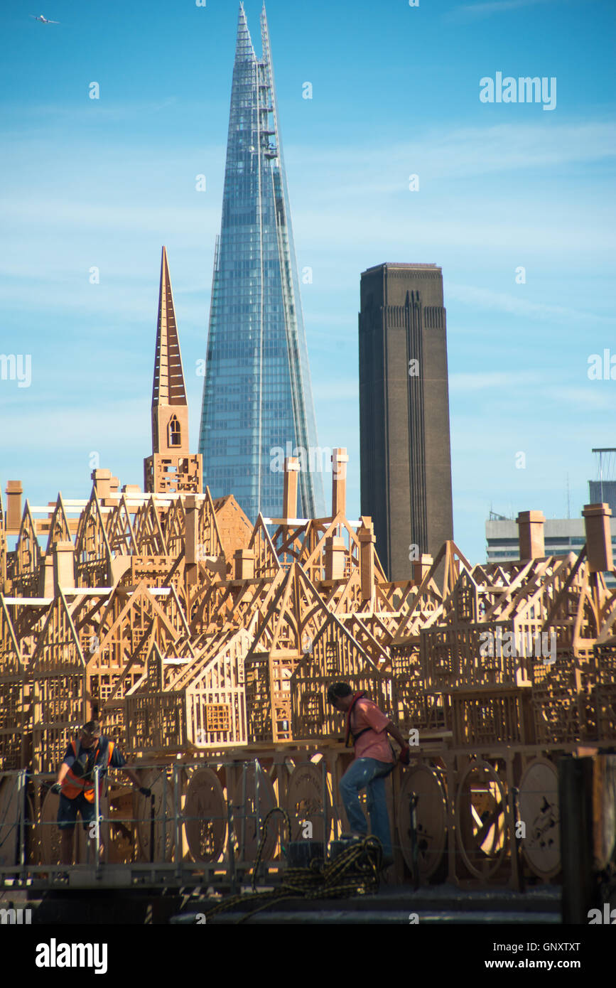 Londons burning festival hi-res stock photography and images - Alamy