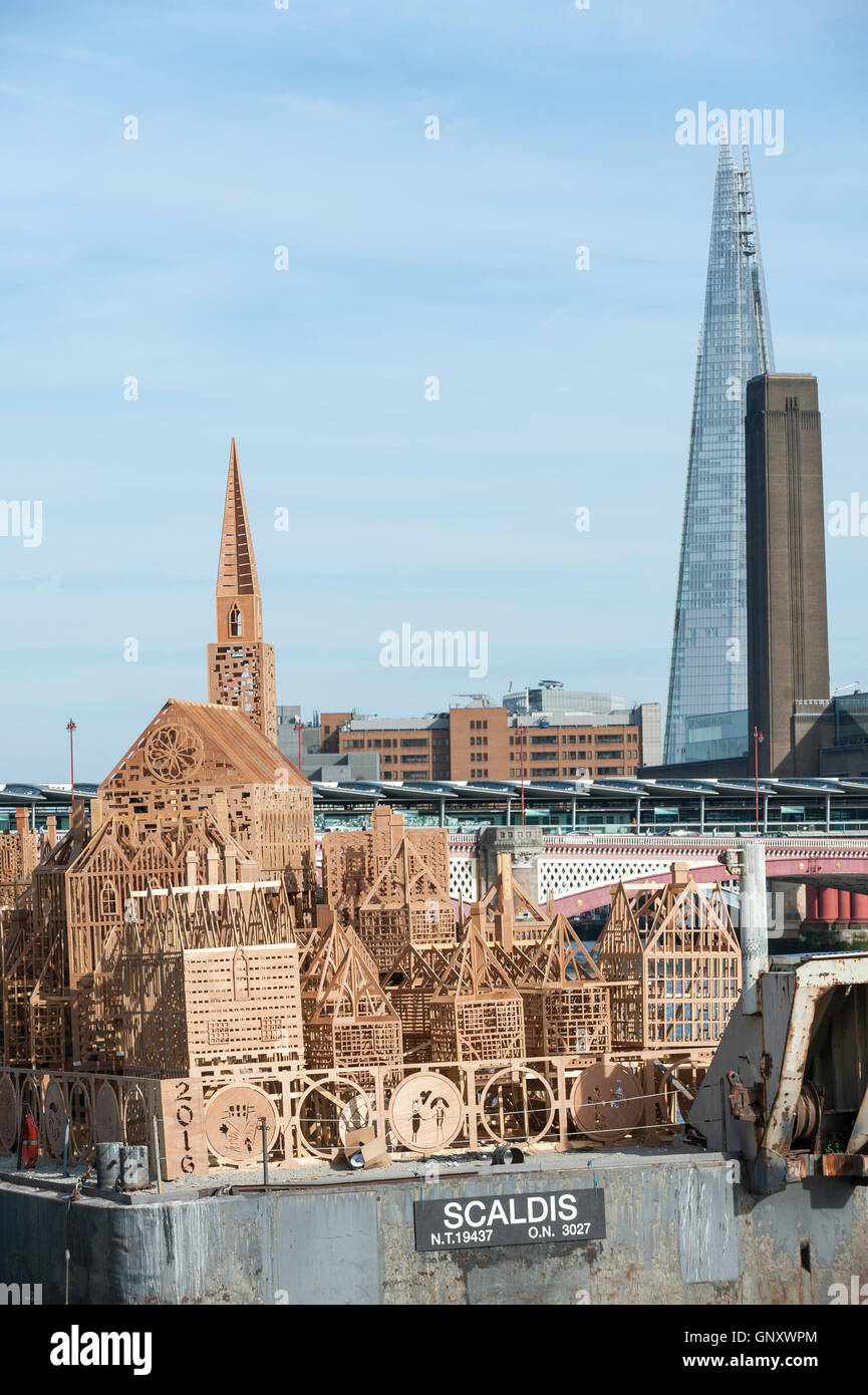 London, UK. 1 September 2016. "London 1666", a 120m wood sculpture of ...