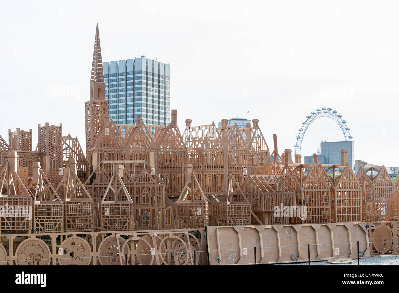 London, UK. 1 September 2016. "London 1666", a 120m wood sculpture of ...
