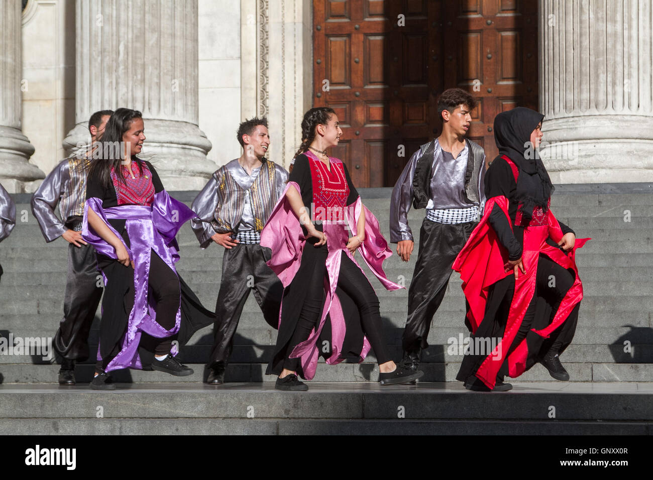 Palestinian dabka dance hi-res stock photography and images - Alamy