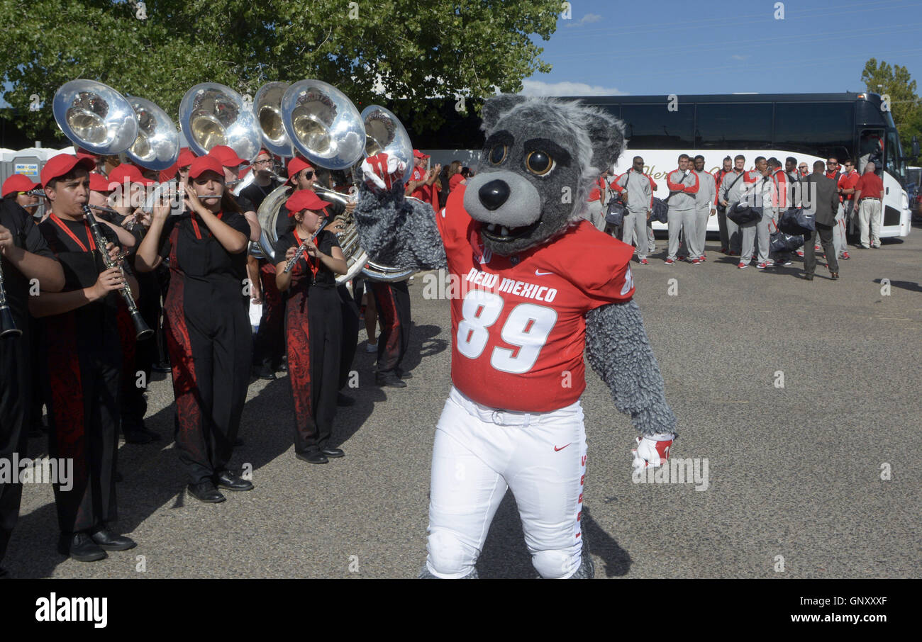 Usa. 1st Sep, 2016. SPORTS -- Lobo Louie, the UNM Spirit Marching Band ...