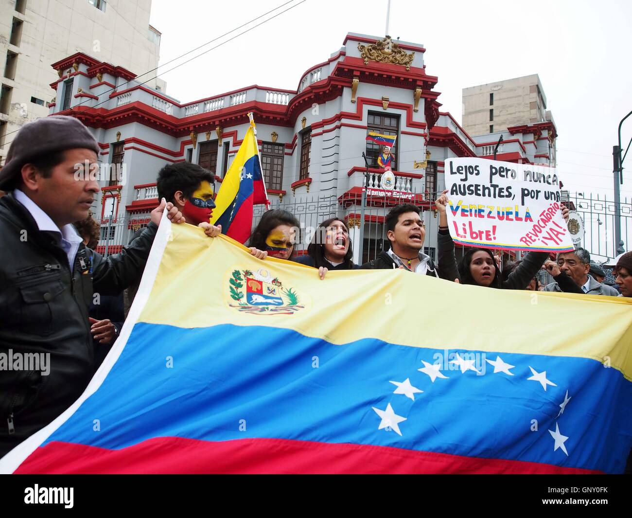Embassy peru hi-res stock photography and images - Alamy