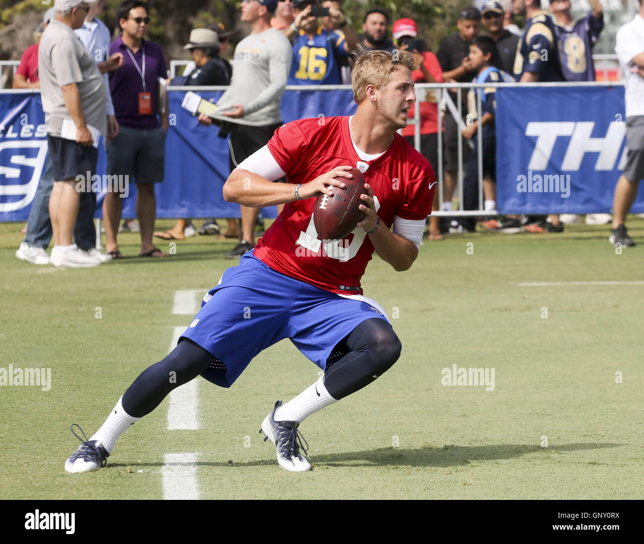 Jared goff 2016 hi-res stock photography and images - Alamy