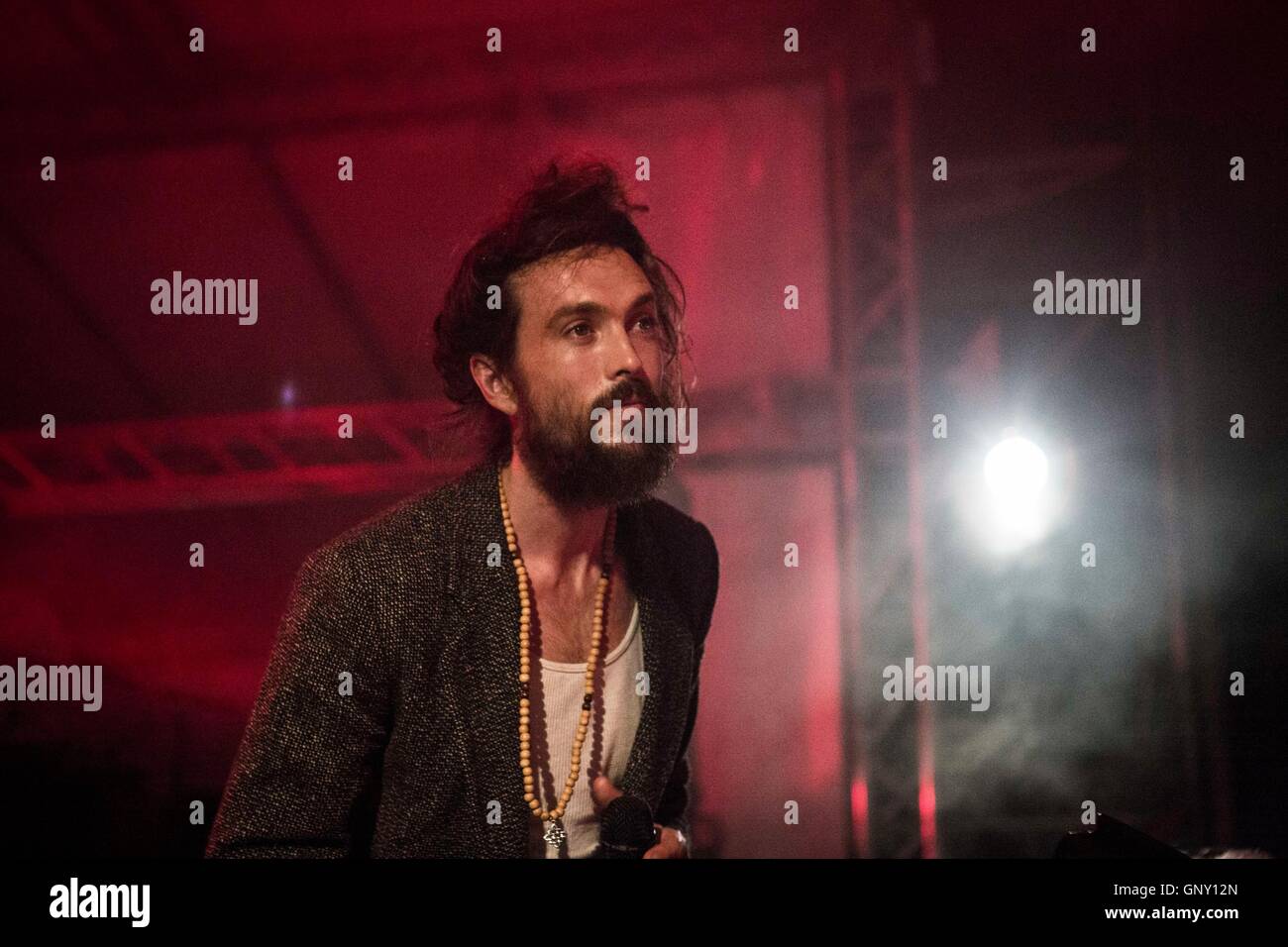 Edward sharpe and the magnetic zeros hi-res stock photography and ...