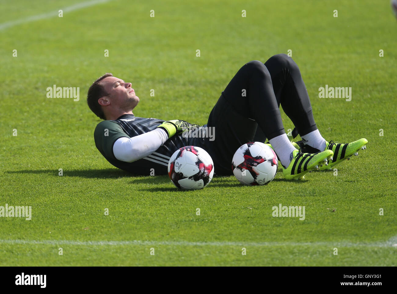 Duesseldorf, Germany. 2nd Sep, 2016. Goalkeeper Manuel Neuer stretching ...