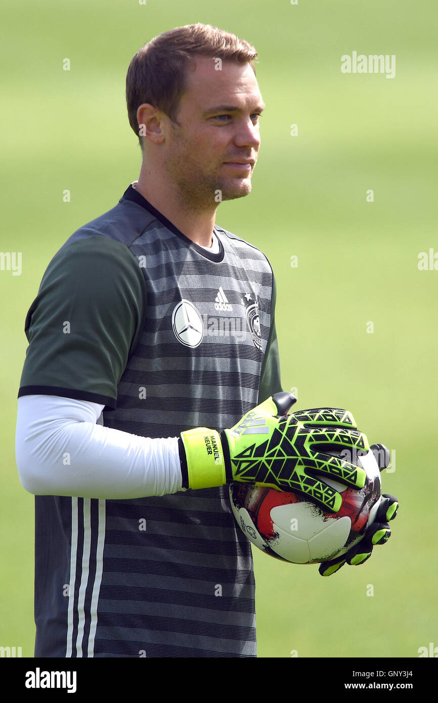 Duesseldorf, Germany. 2nd Sep, 2016. Goalkeeper Manuel Neuer holding a ...