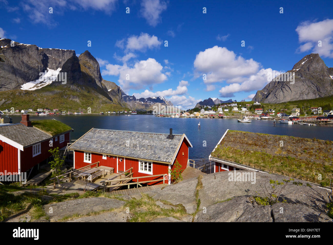 Sod huts hi-res stock photography and images - Alamy