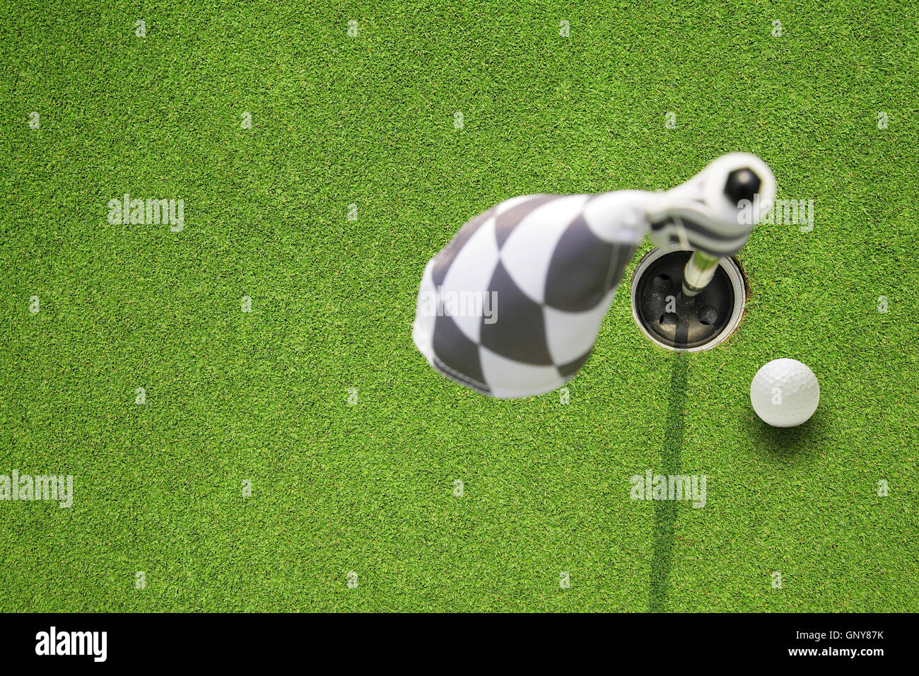 Golf hole flag hi-res stock photography and images - Alamy