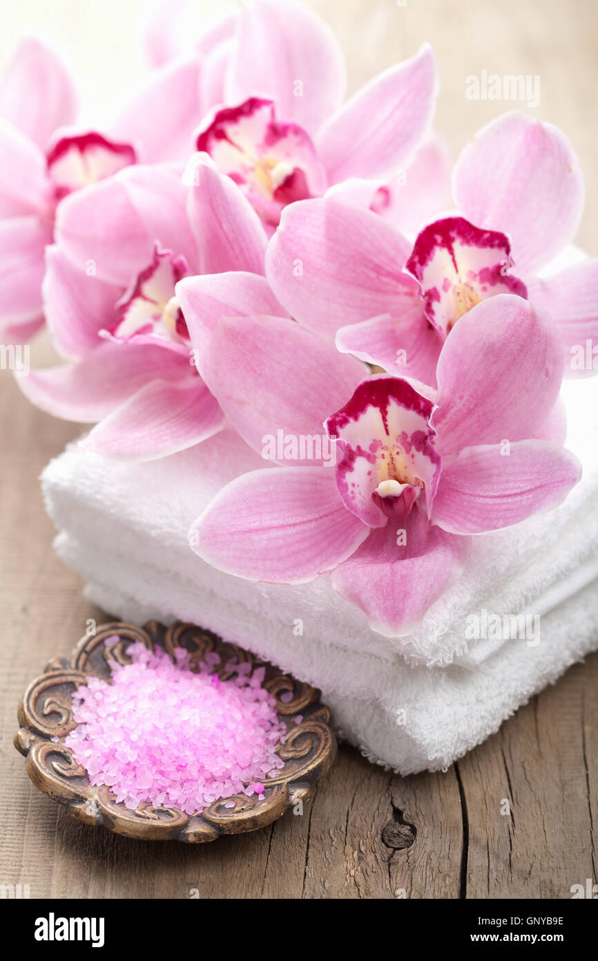 spa and bath with orchids Stock Photo - Alamy