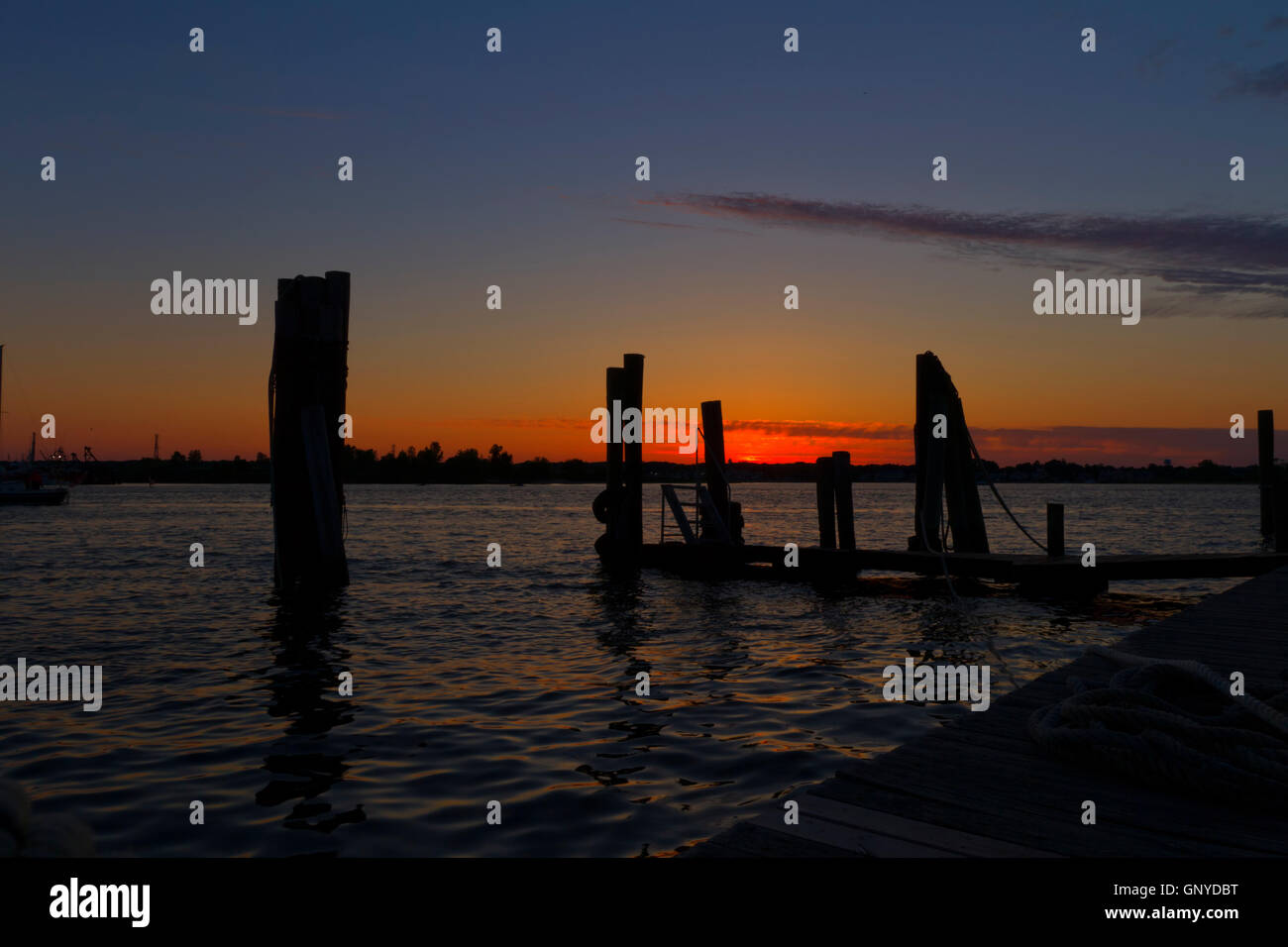 Beautiful natural colors of sunset on the ocean Stock Photo - Alamy