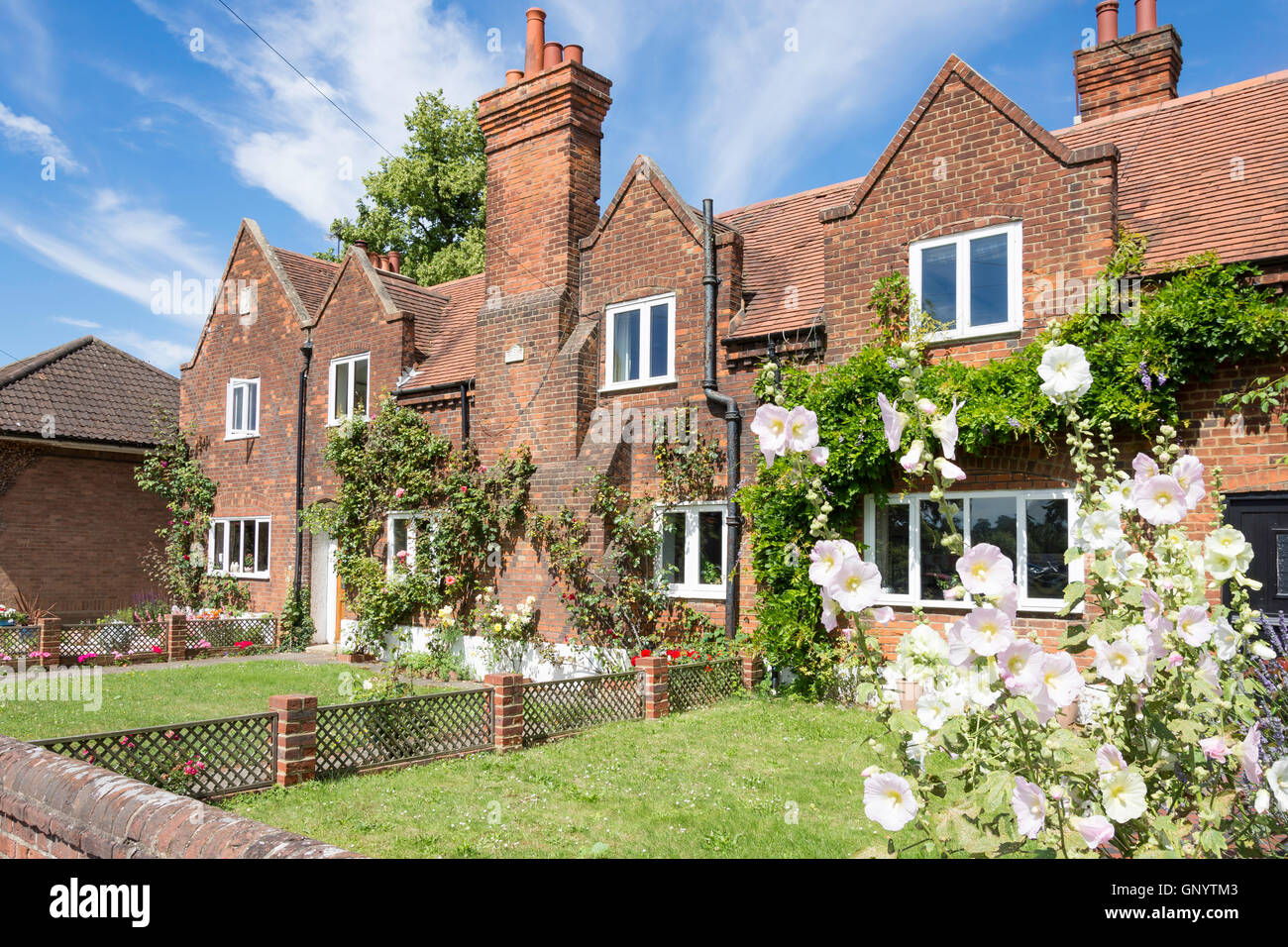 School cottage hi-res stock photography and images - Alamy