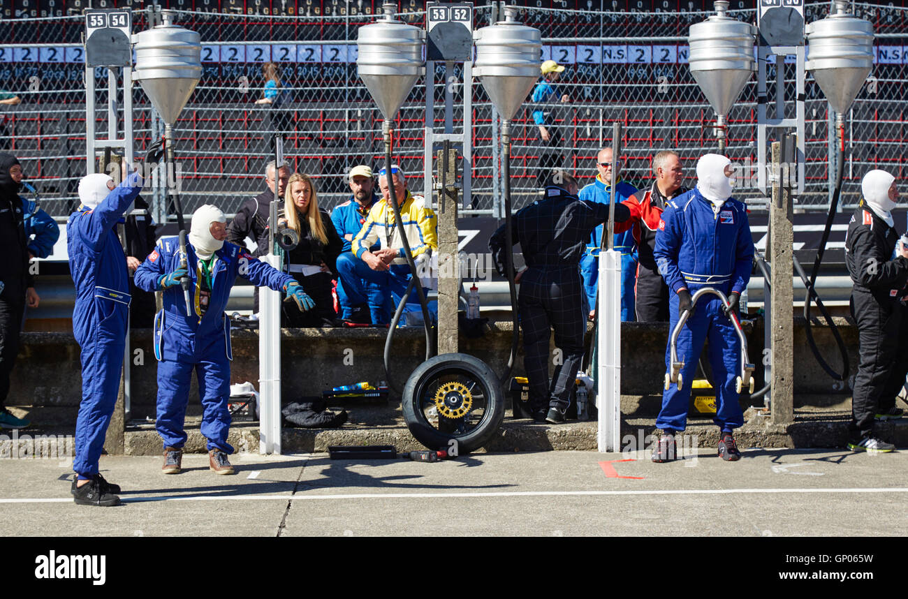 Michael Dunlop’s team at the pits Superbike Classic TT race 2016 Stock ...