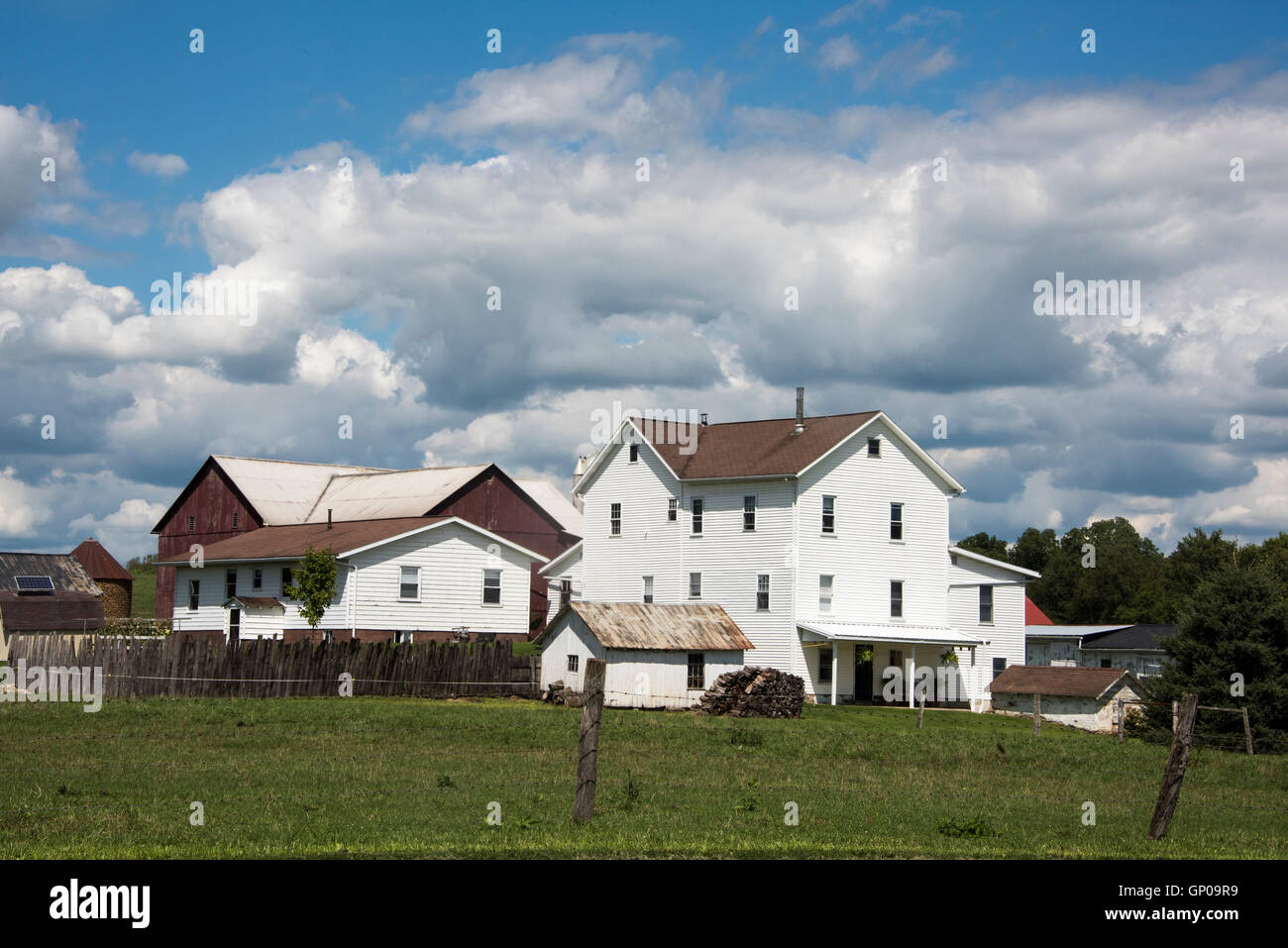 Amish farm house hi-res stock photography and images - Alamy