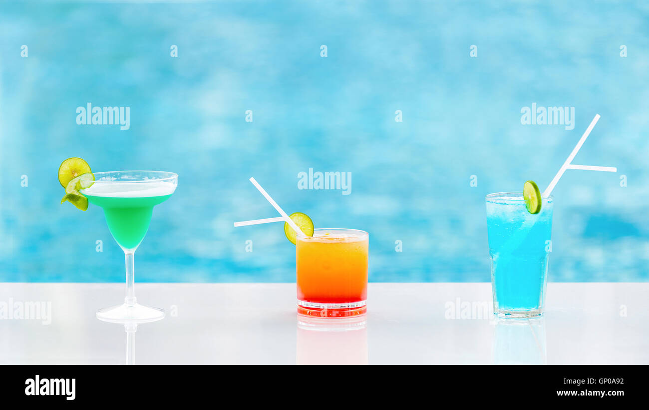 Pool side table hi-res stock photography and images - Alamy