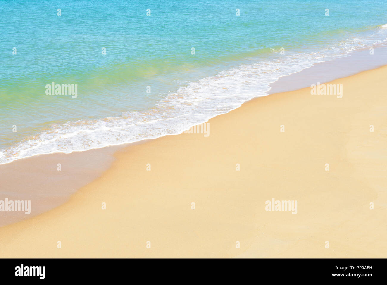 Beautiful beach blue sky sea hi-res stock photography and images - Alamy