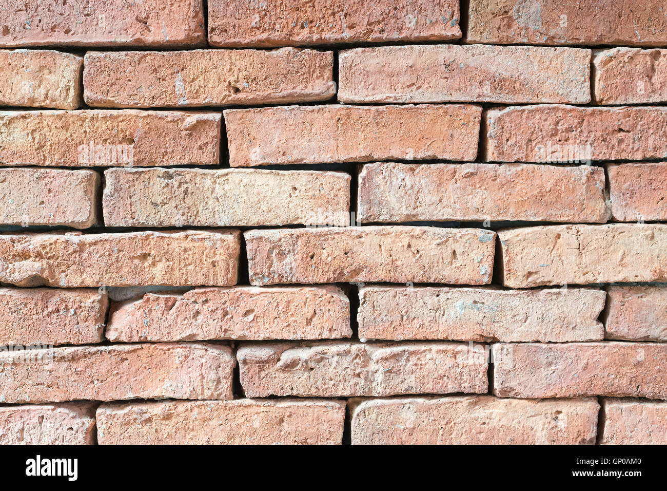 Level brick wall hi-res stock photography and images - Alamy