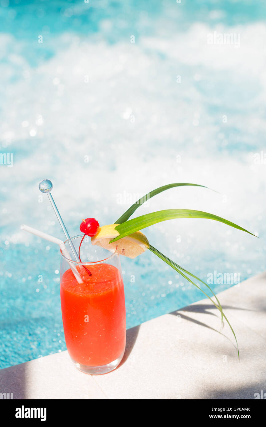 Pool cocktail hi-res stock photography and images - Alamy