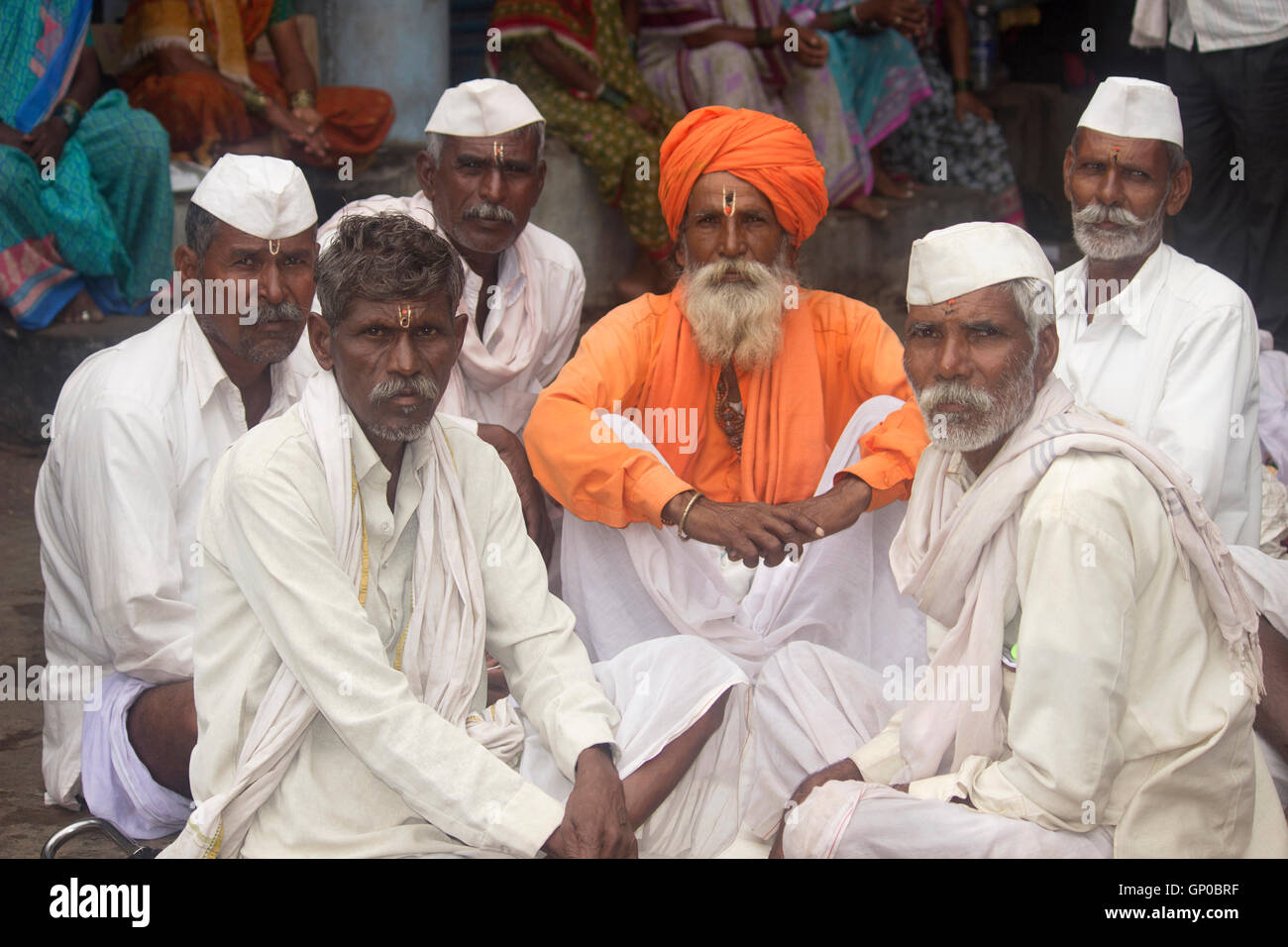 Warkaris pilgrims pandharpur yatra alandi hi-res stock photography and ...