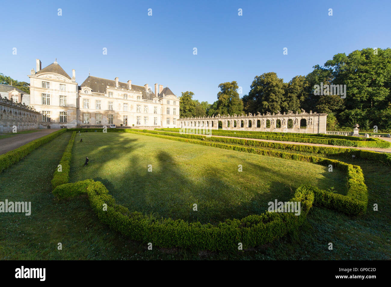 Chateau de Raray, near Chantilly, France Stock Photo - Alamy