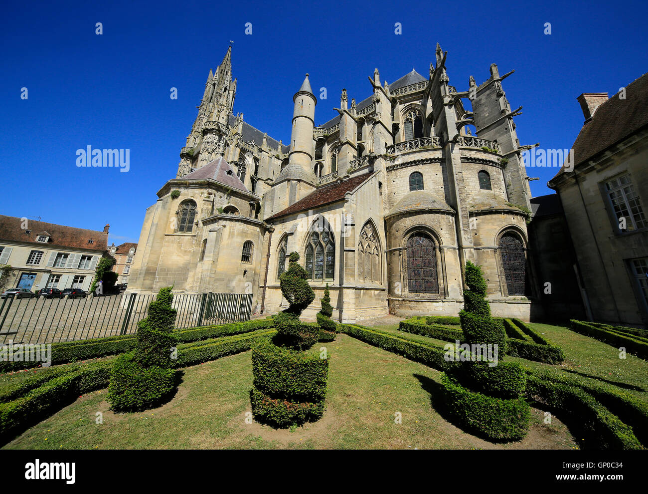Senlis abbey hi-res stock photography and images - Alamy