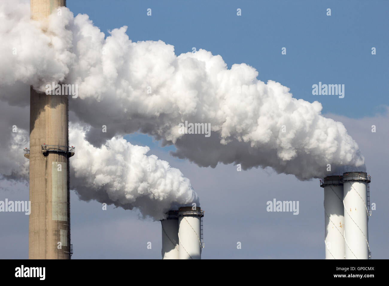 Factory chimney smoke hi-res stock photography and images - Alamy