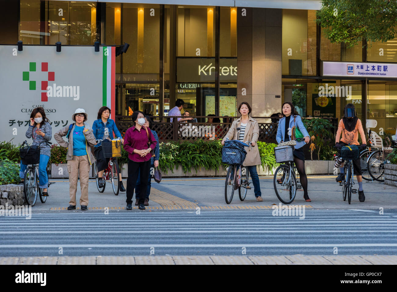 Japan school crossing hi-res stock photography and images - Alamy