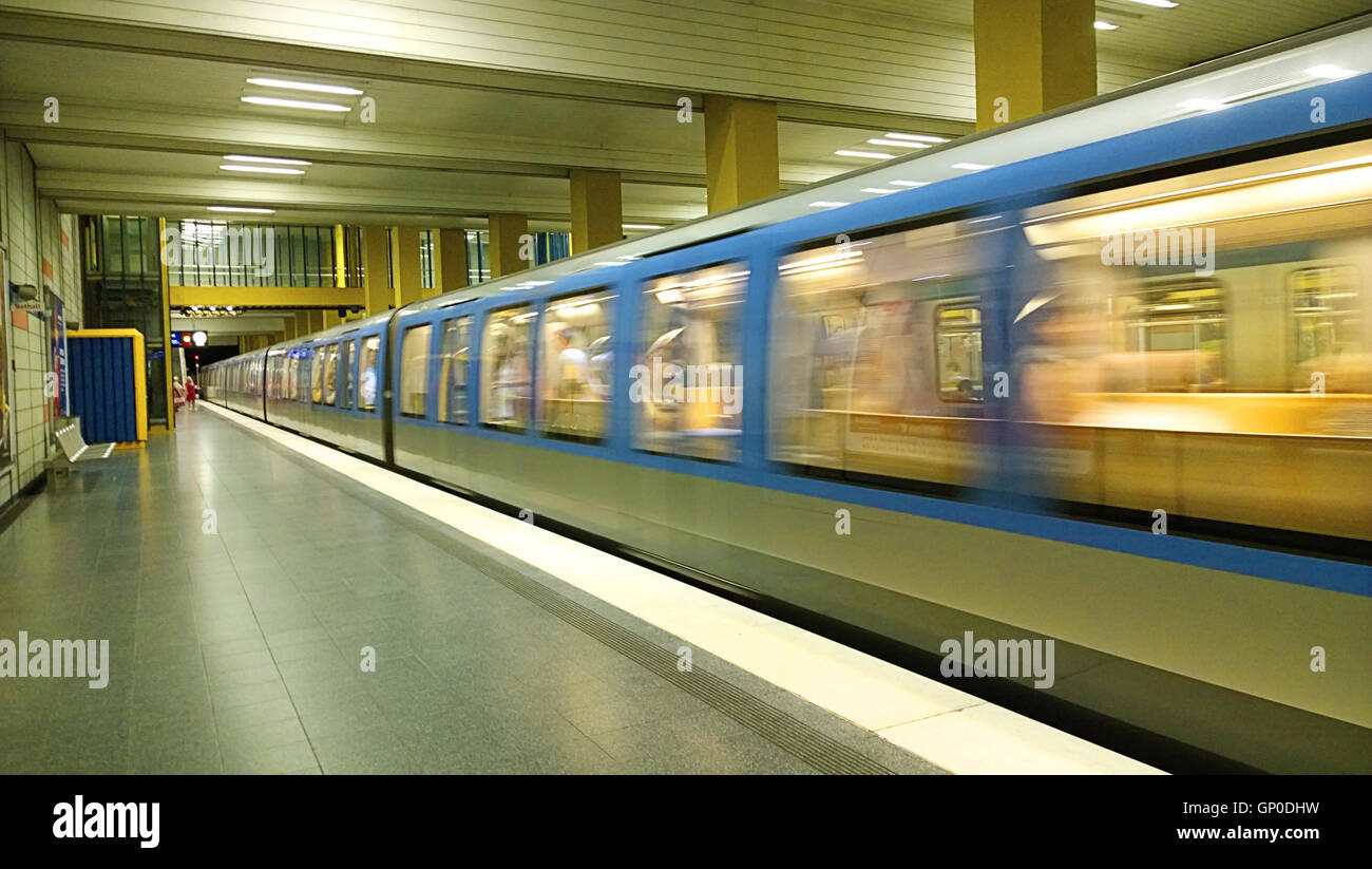 Train running in subway hi-res stock photography and images - Alamy