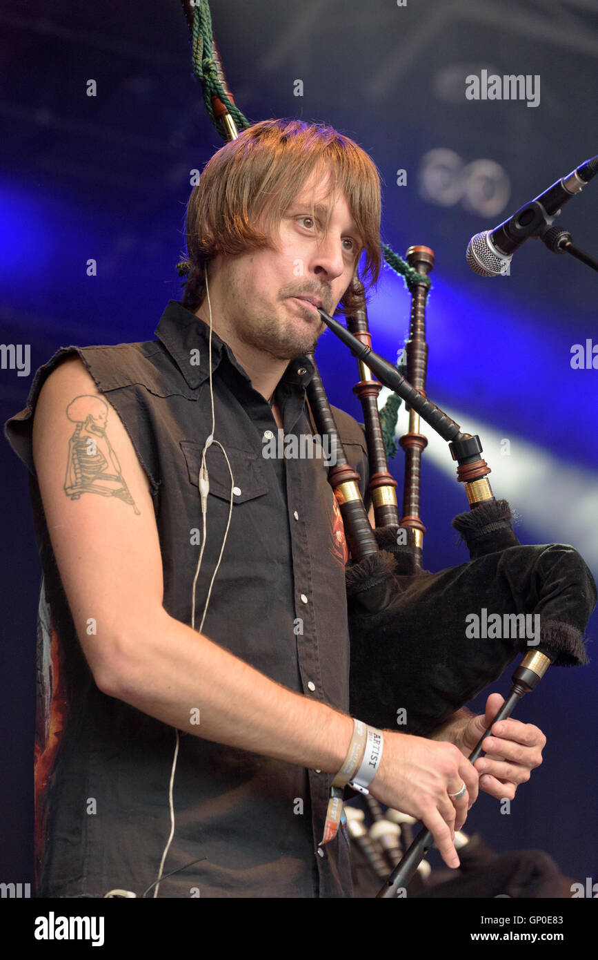 The Treacherous Orchestra performing at the Larmer Tree Festival ...