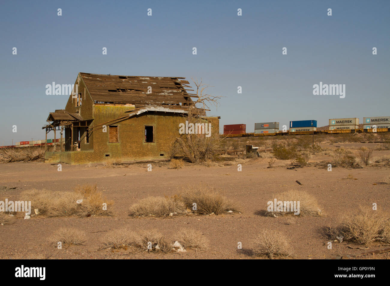 Route 66 abandoned building hi-res stock photography and images - Alamy