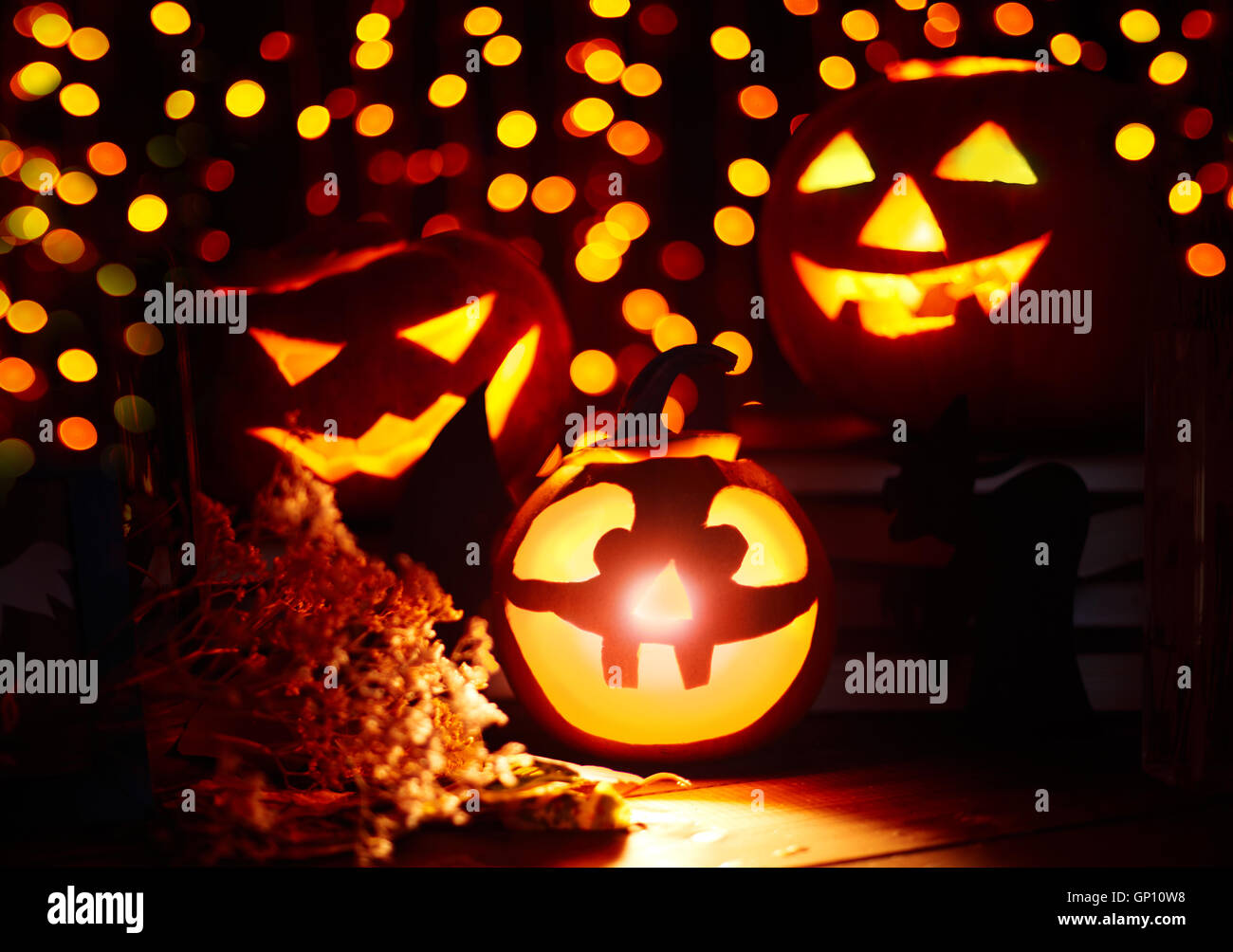 Haunting horror hi-res stock photography and images - Alamy
