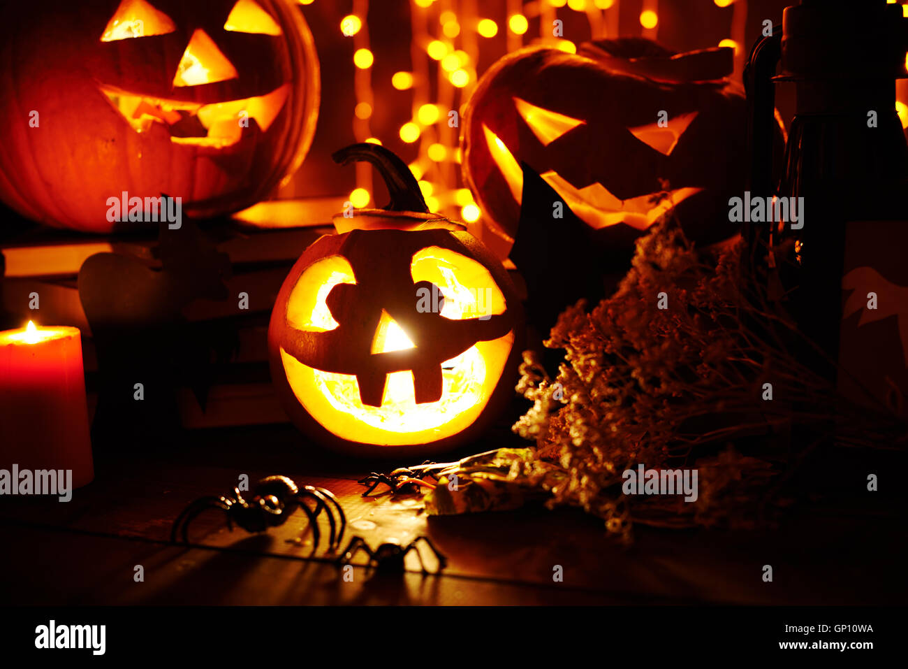 Autumn halloween spooky holiday hi-res stock photography and images - Alamy