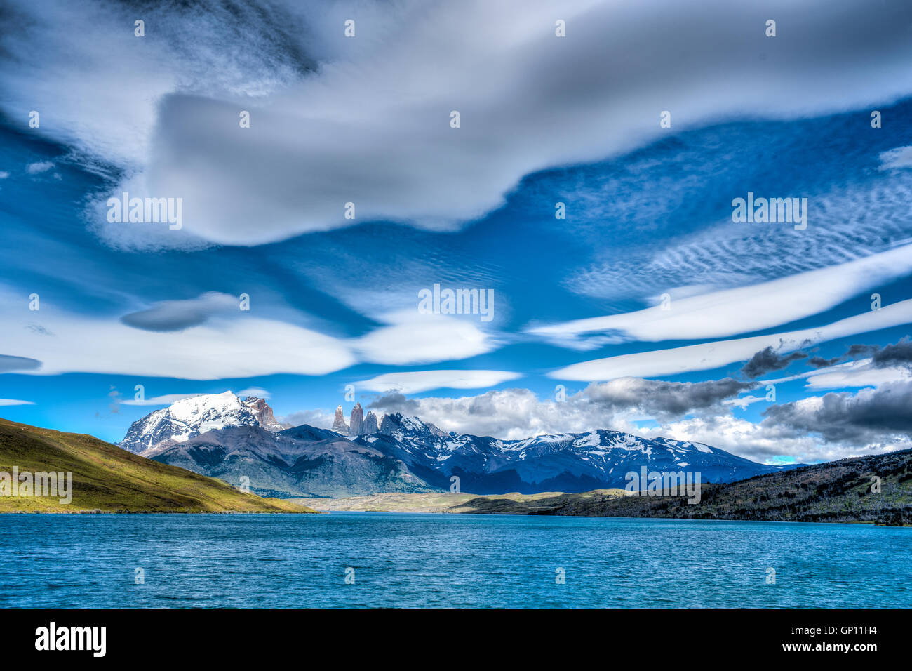 Laguna azul torres del paine hi-res stock photography and images - Alamy