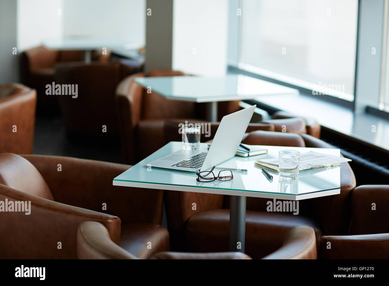 Work cafe hi-res stock photography and images - Alamy