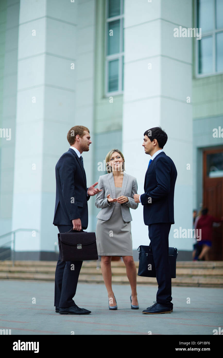 Outdoor conversation hi-res stock photography and images - Alamy