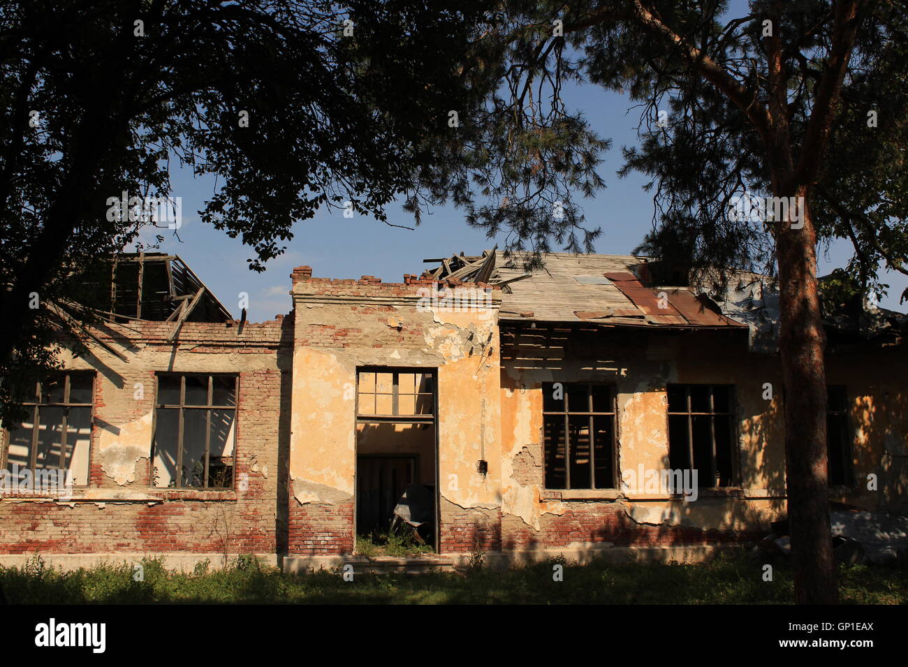 Country crumbling hi-res stock photography and images - Alamy