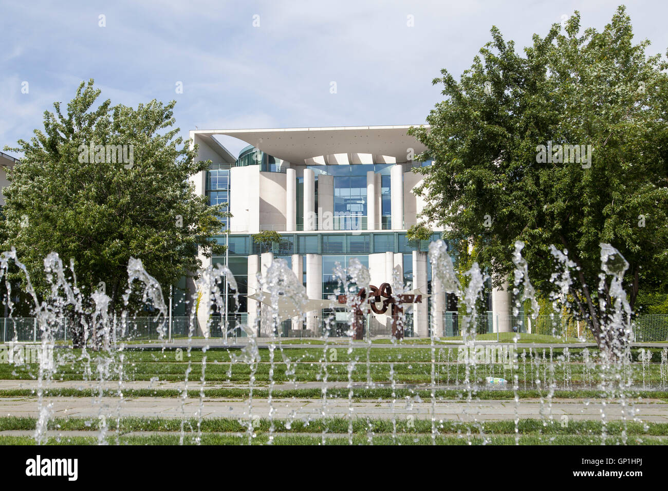Federal Chancellery and fountain in Berlin Stock Photo - Alamy