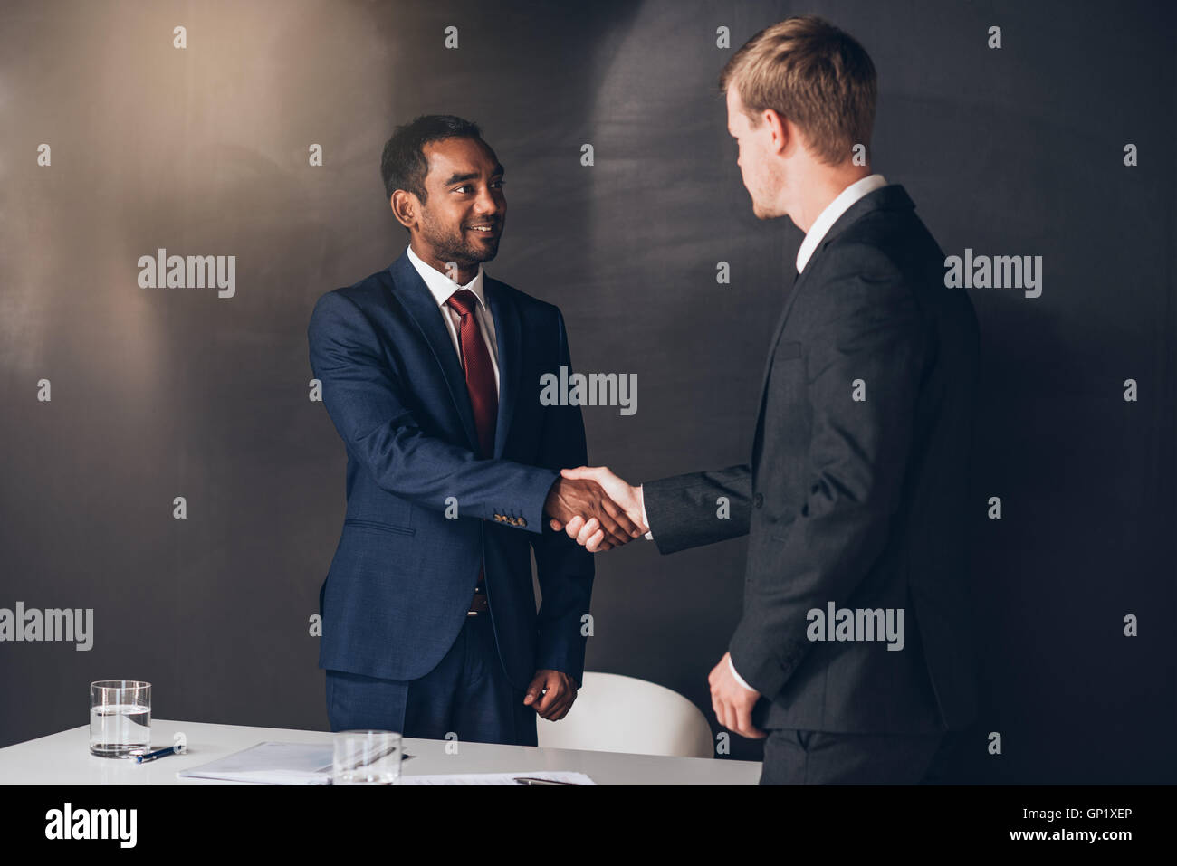 Making an agreement hi-res stock photography and images - Alamy