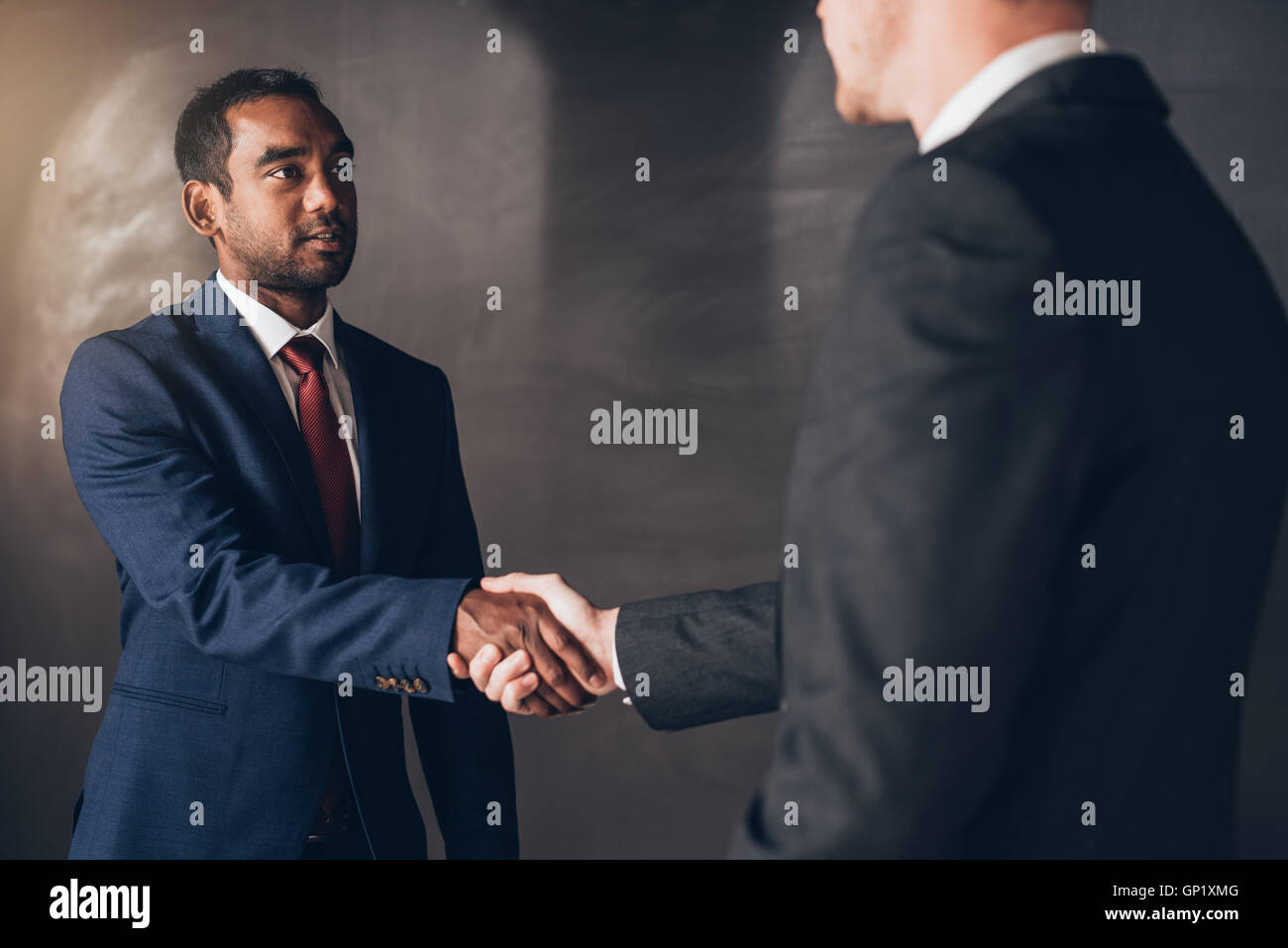 Deal done handshake hi-res stock photography and images - Alamy