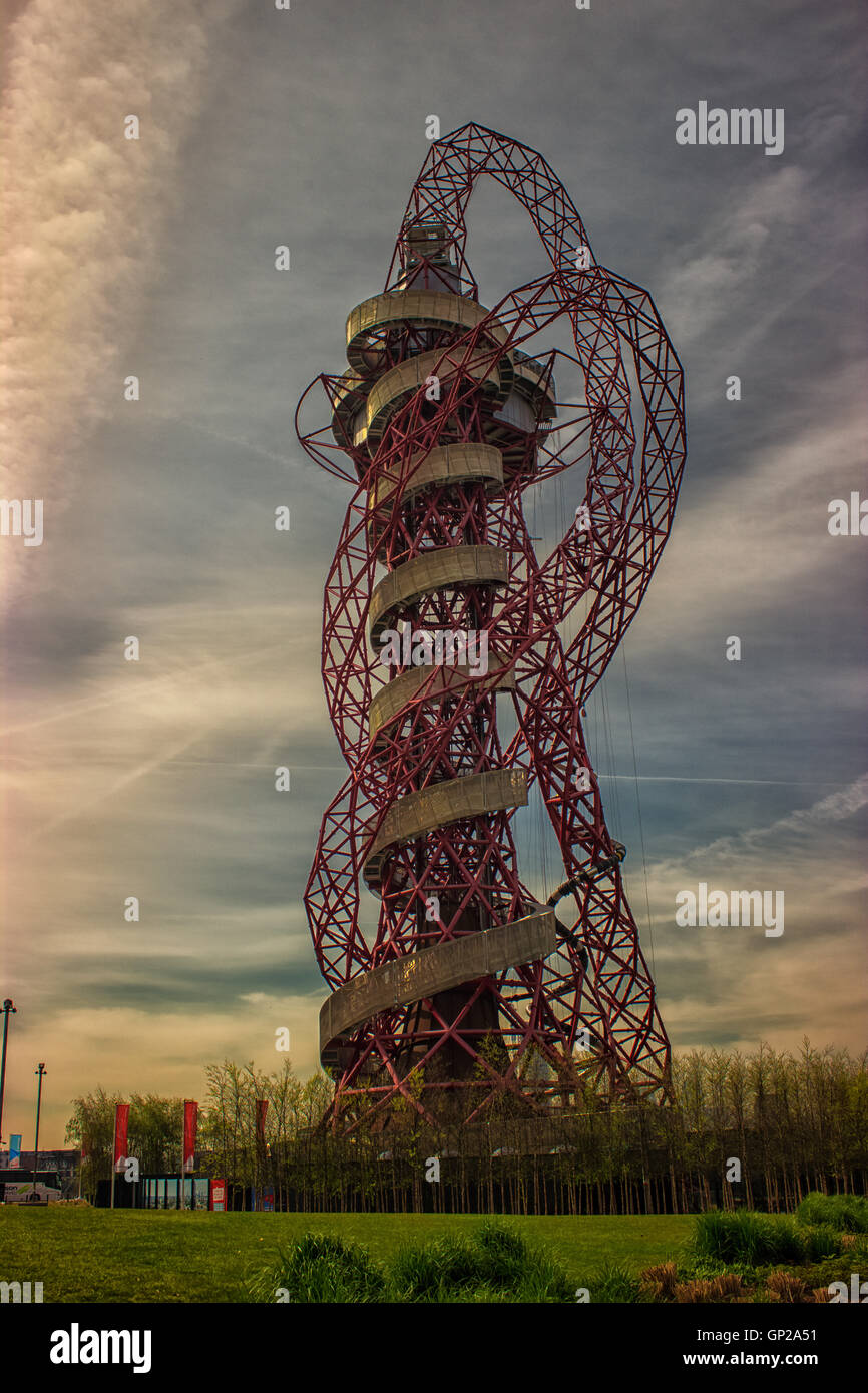 Orbit tower london slide hi-res stock photography and images - Alamy