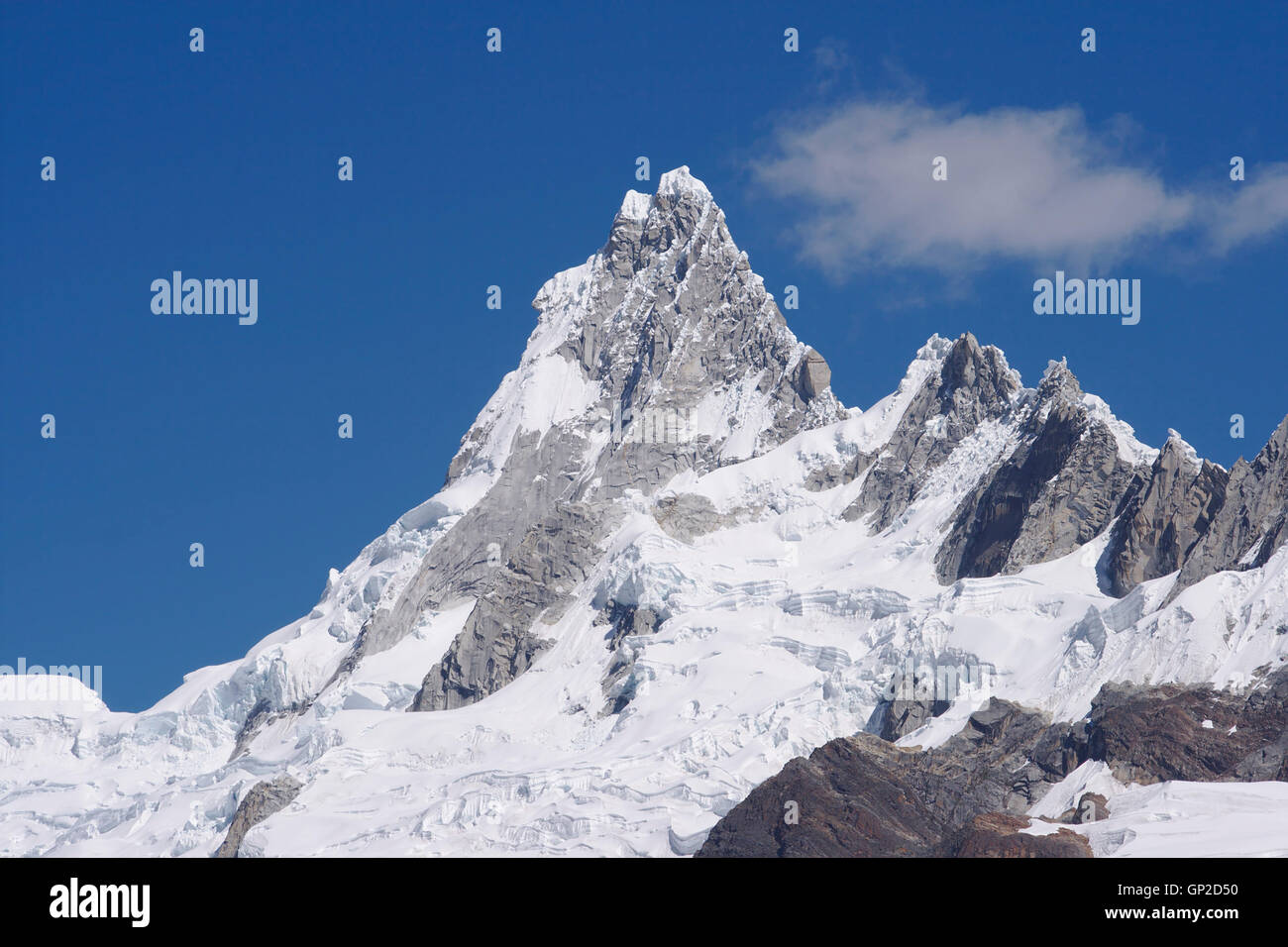 Nevado Taulliraju from Tupatupa Pass, Cordillera Blanca, Peru Stock ...