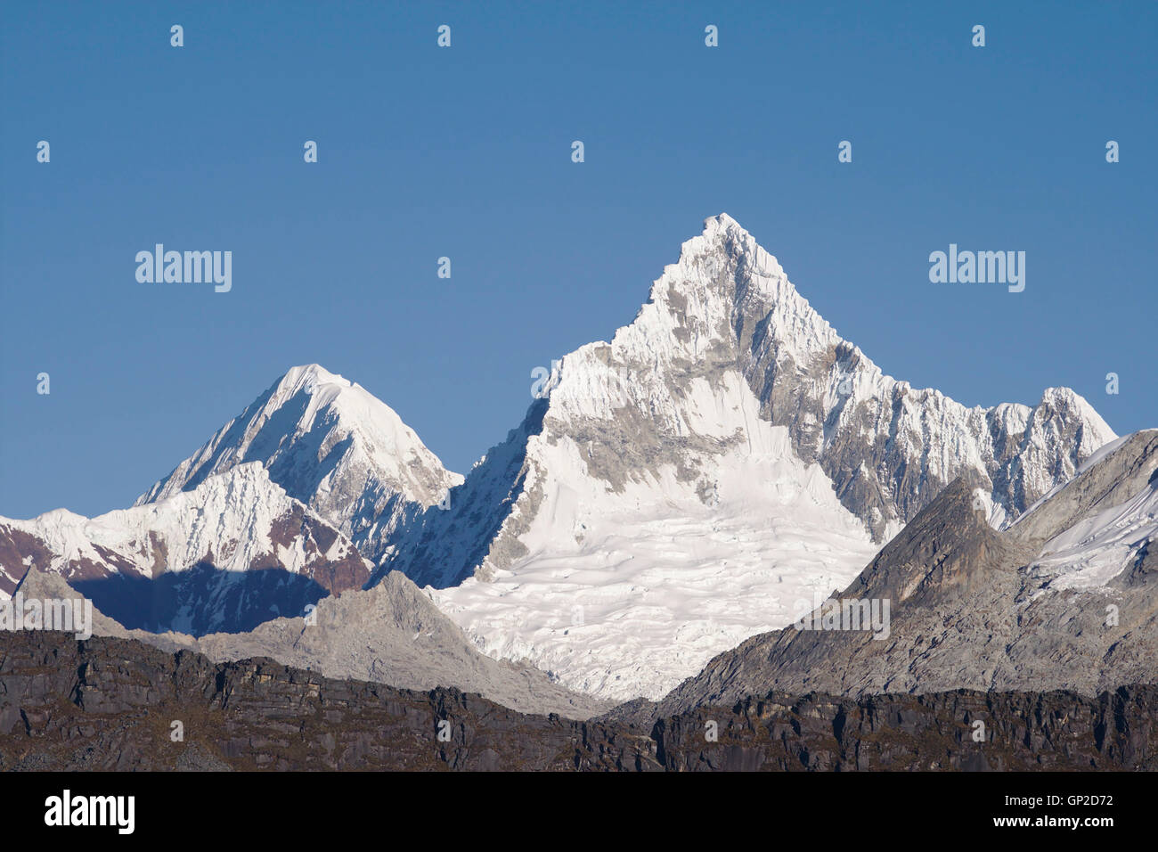 Nevado Santa Cruz, Nevado Quitaraju from Alto de Pucaraju Pass ...