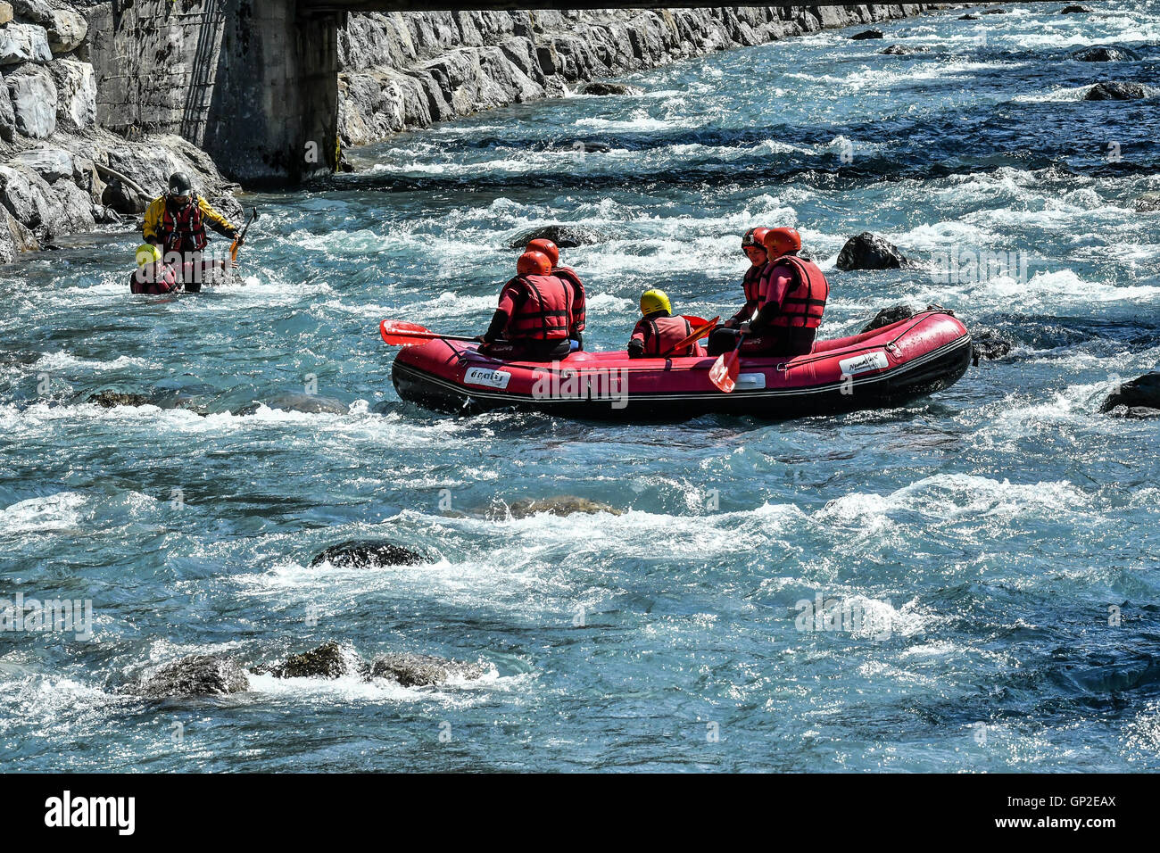 People rafting in inflatable hi-res stock photography and images - Alamy