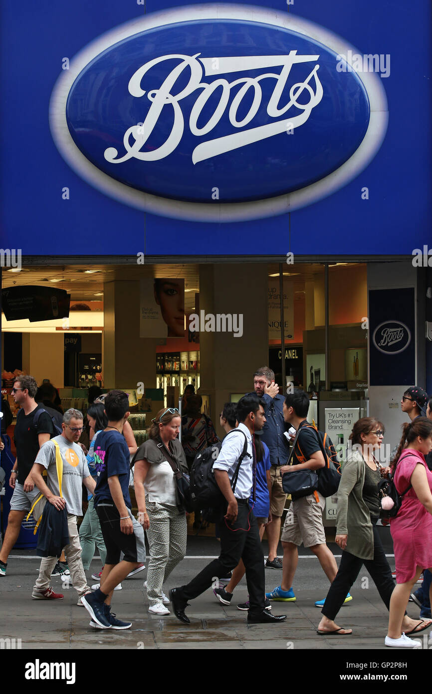 UK, London : Boots is pictured on Oxford Street in Central London on 20 ...